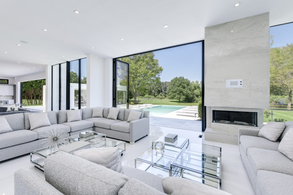 MODERN SLIDING DOORS NEW YORK - DAYORIS DOORS