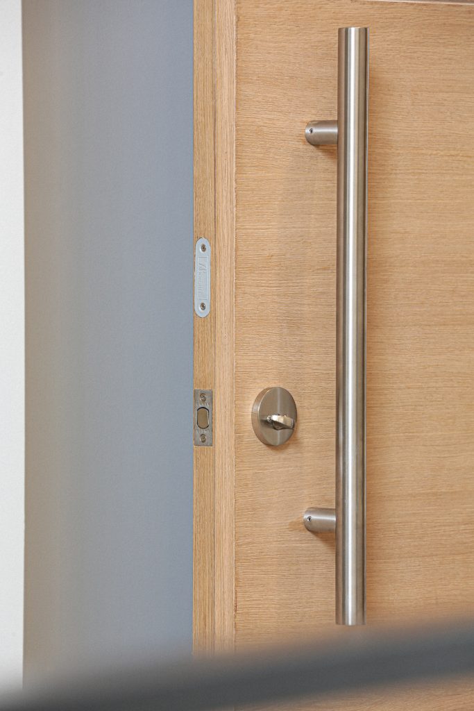 CUSTOM PIVOT DOORS ARIZONA - DAYORIS DOORS