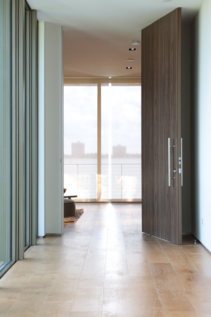 ITALIAN PIVOT DOORS - DAYORIS DOORS
